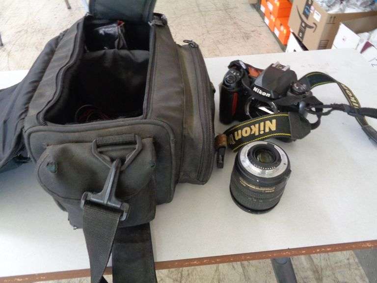 1 -NIKON D100 CAMERA - Matthews Auctioneers