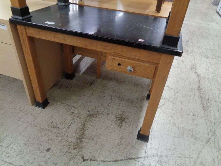 1 -DESK - Matthews Auctioneers