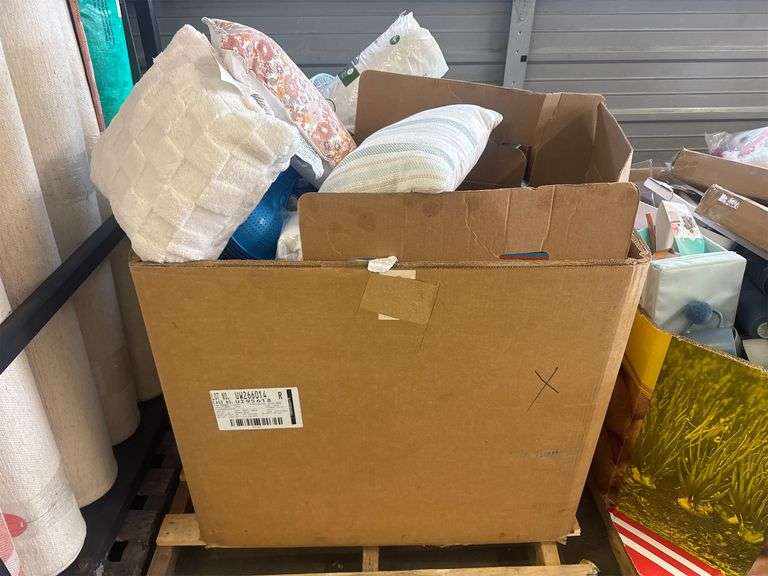 Pallet of New Target - Books, Decor and More - Matthews Auctioneers