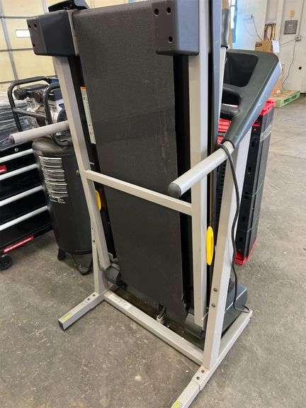 Pro-form Crosswalk 400e prosoft plus treadmill - Matthews Auctioneers