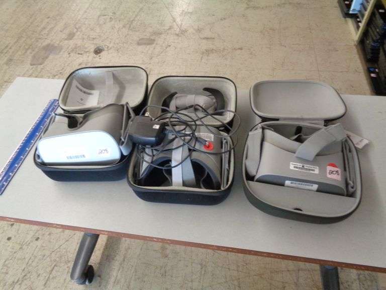 3 -OCULUS HEADSET - Matthews Auctioneers