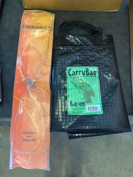 Fish Bag and Umbrella Rig - Matthews Auctioneers
