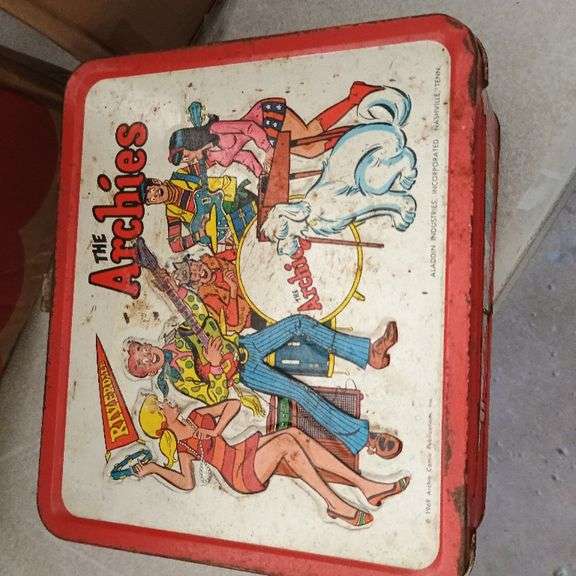 The Archie's Vintage Lunch Box - Matthews Auctioneers