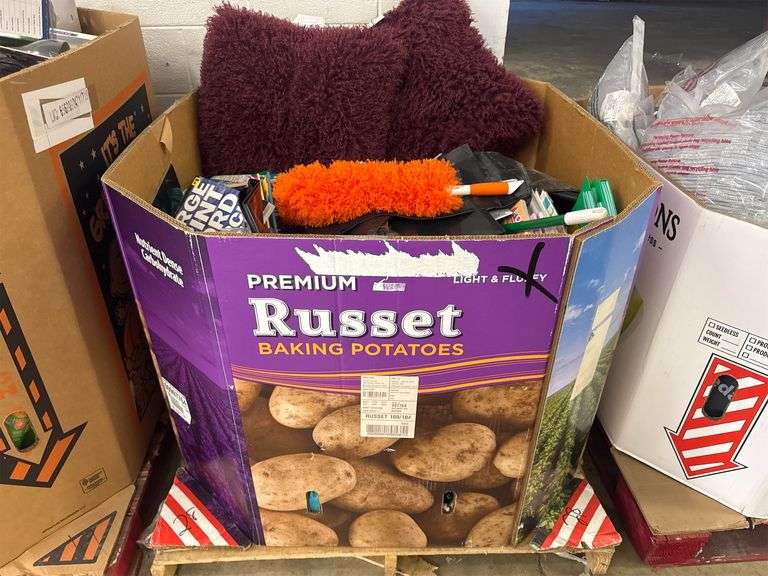 Pallet of General Merchandise. - Matthews Auctioneers