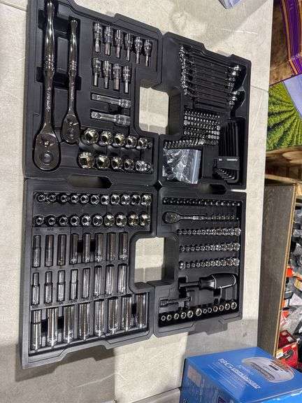 Husky tool set - Matthews Auctioneers