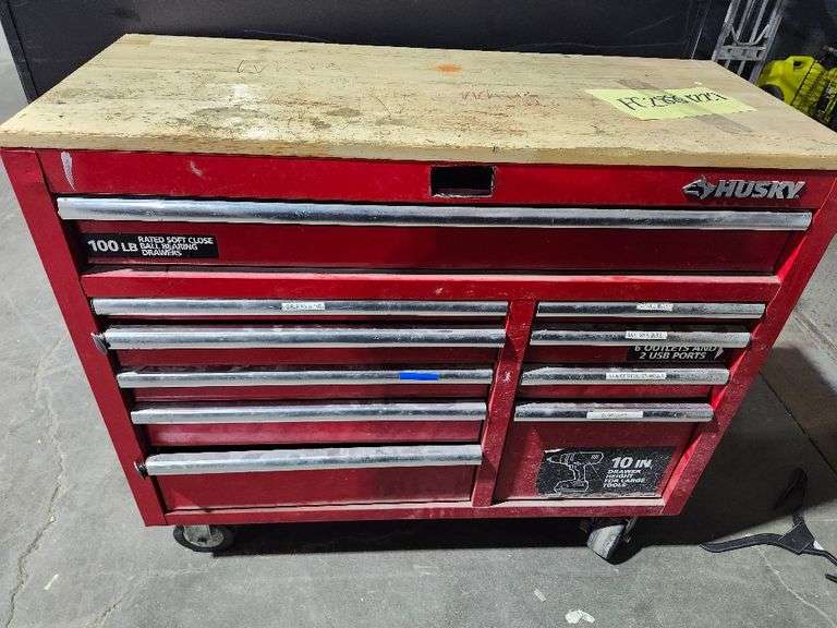 Husky tool box - Matthews Auctioneers