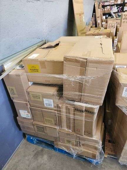 Pallet of new target - Matthews Auctioneers