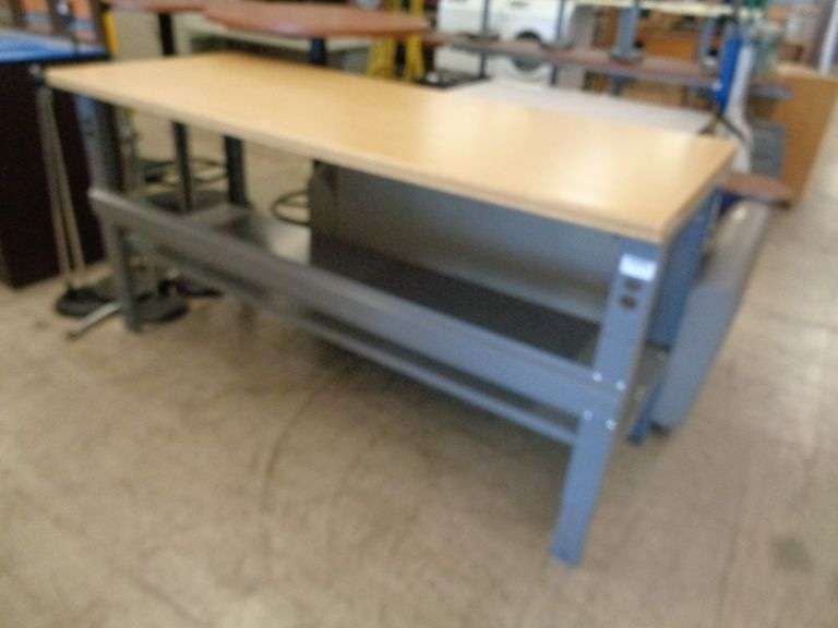 1 WORK TABLE - Matthews Auctioneers