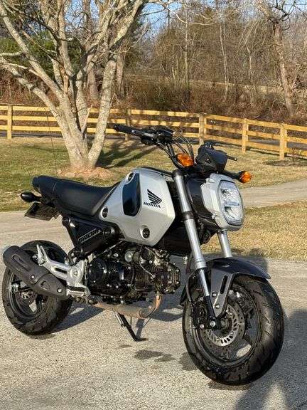2023 Honda Grom 125 - Matthews Auctioneers