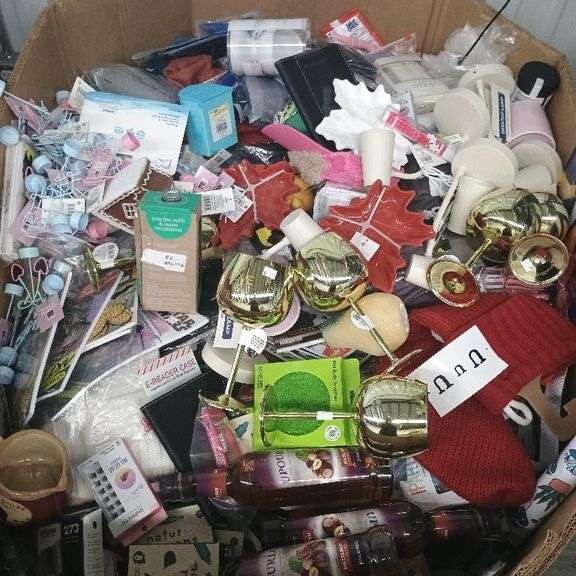 Miscellaneous items pallet - Matthews Auctioneers