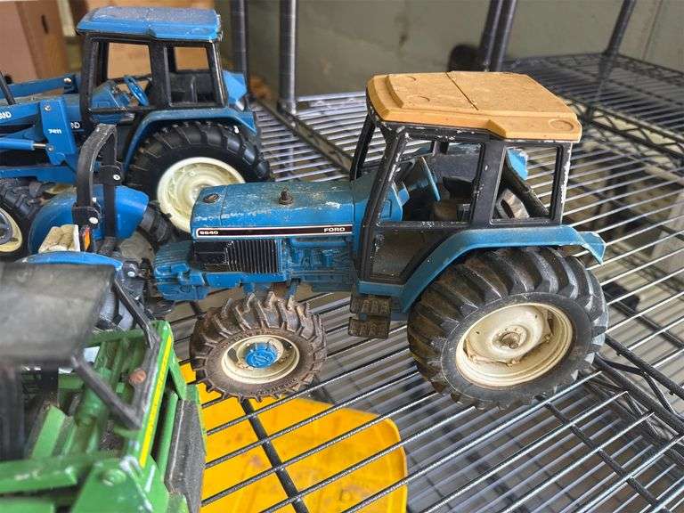 Lot of Metal Tractors - Matthews Auctioneers