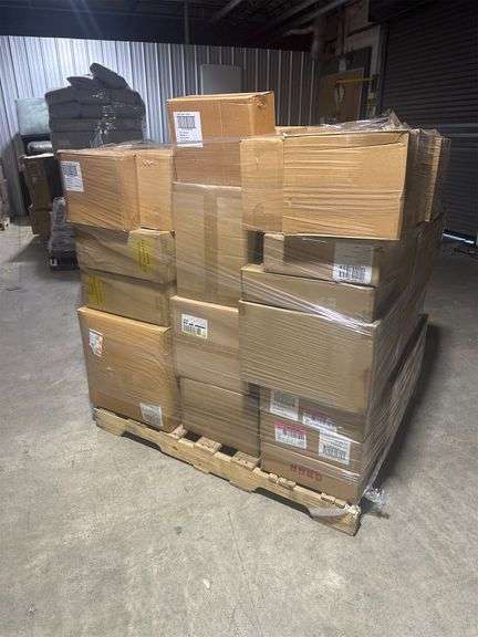 Pallet Of New Target General Merchandise - Matthews Auctioneers