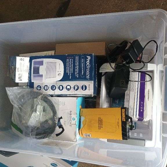 Miscellaneous items lot - Matthews Auctioneers