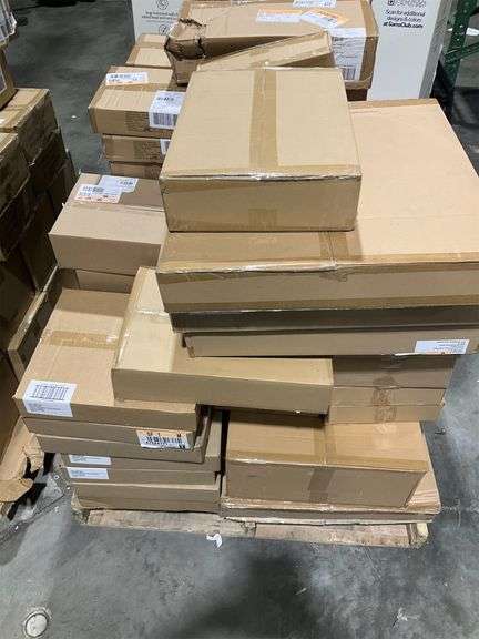 Pallet of new target clothing - Matthews Auctioneers