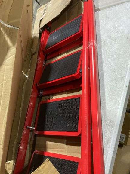 step ladder - Matthews Auctioneers