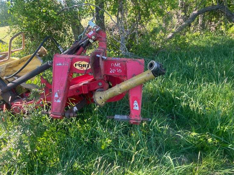 Fort 2060 8' Mowing Machine - Matthews Auctioneers