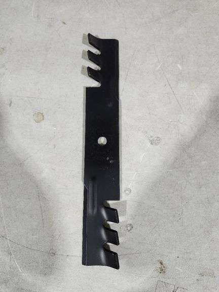 16" mower blade - Matthews Auctioneers