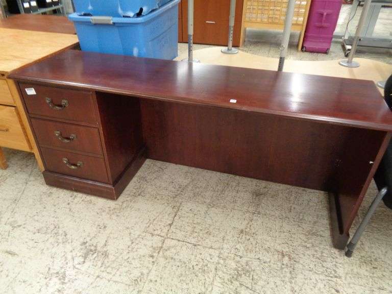 1 -DESK - Matthews Auctioneers