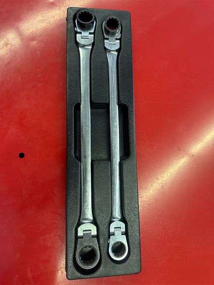 Large Platinum Tech Swivel Head Ratchet Wrenches - Matthews Auctioneers