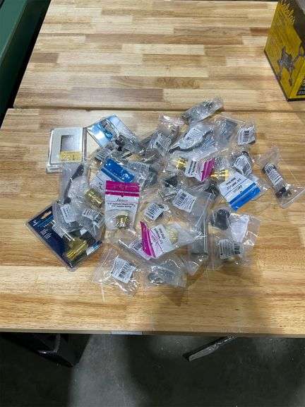 Lot of Assorted hardware - Matthews Auctioneers