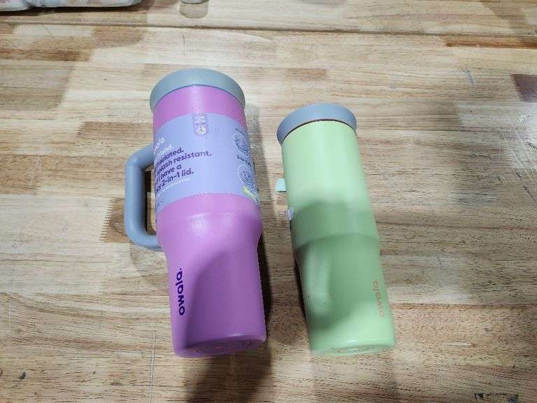 Group lot of 24 oz. And 40 oz. Owala cups - Matthews Auctioneers