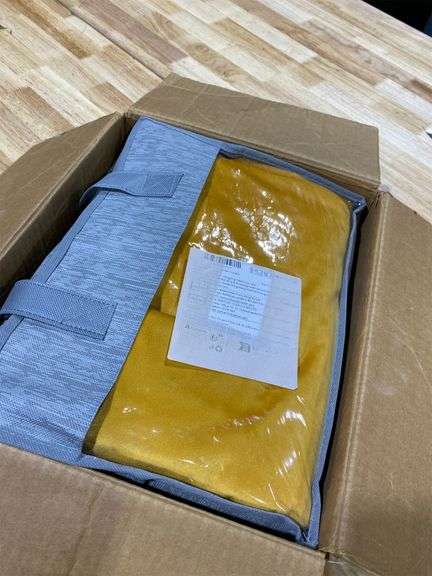 Polyester - Matthews Auctioneers