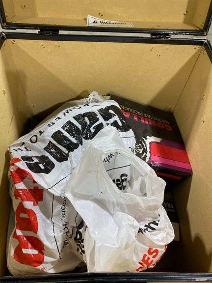 Box lot miscellaneous items - Matthews Auctioneers