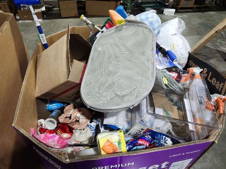 Pallet C grade - Matthews Auctioneers