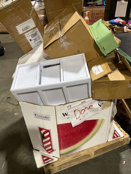 C Grade pallet - Matthews Auctioneers