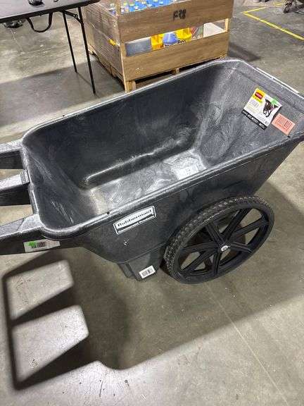 Rubbermaid Poly Farm Cart 8.75 cu ft - Matthews Auctioneers