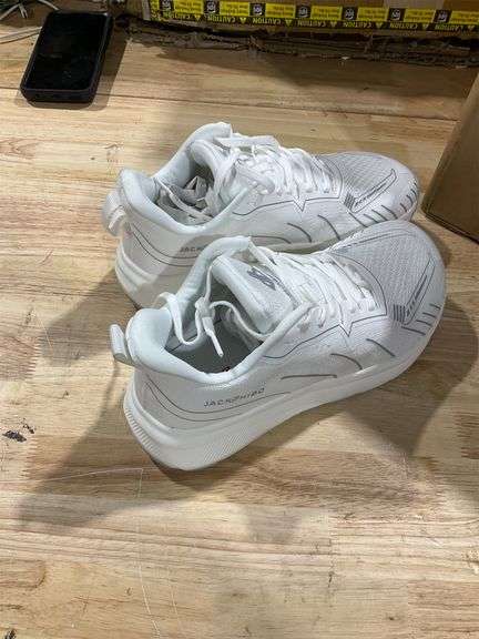 Men s shoes size 7.5 - Matthews Auctioneers
