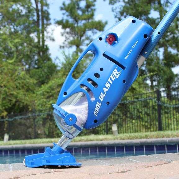 Water Tech Pool Blaster Max, Blue - Matthews Auctioneers