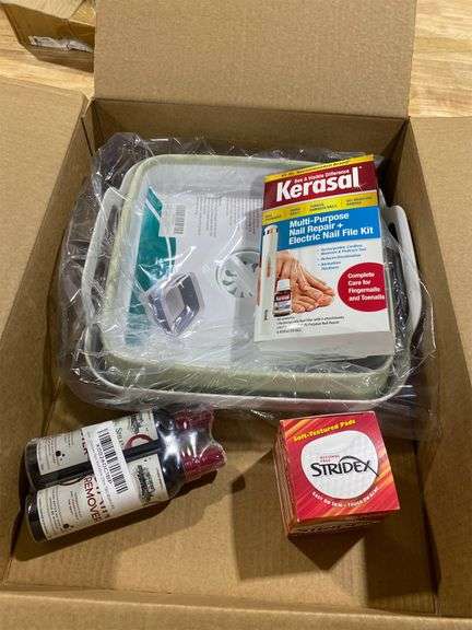 Box lot miscellaneous items - Matthews Auctioneers