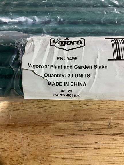 (40) Vigoro 3 Plant and Garden Stake - Matthews Auctioneers