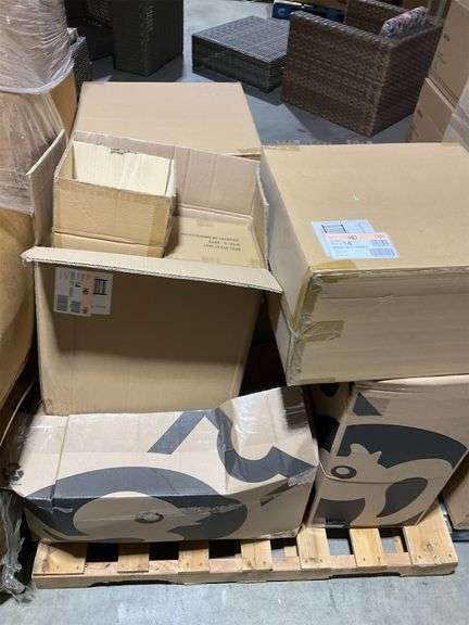 Pallet Of Assorted Target - Matthews Auctioneers