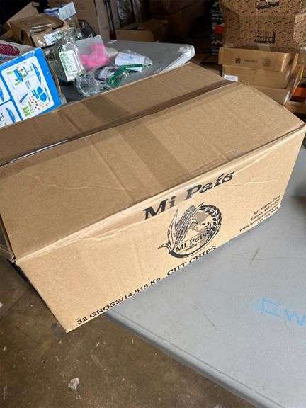 New box of miscellaneous items - Matthews Auctioneers