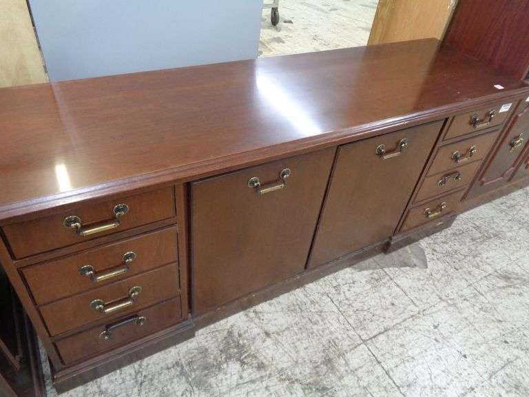 1 -DESK - Matthews Auctioneers