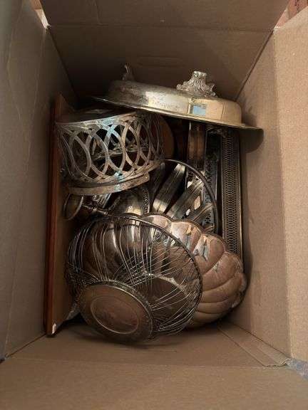 Box slot of miscellaneous collectibles - Matthews Auctioneers