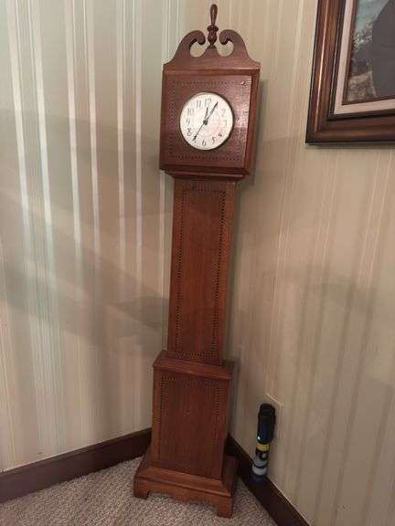 Vintage floor clock - Matthews Auctioneers