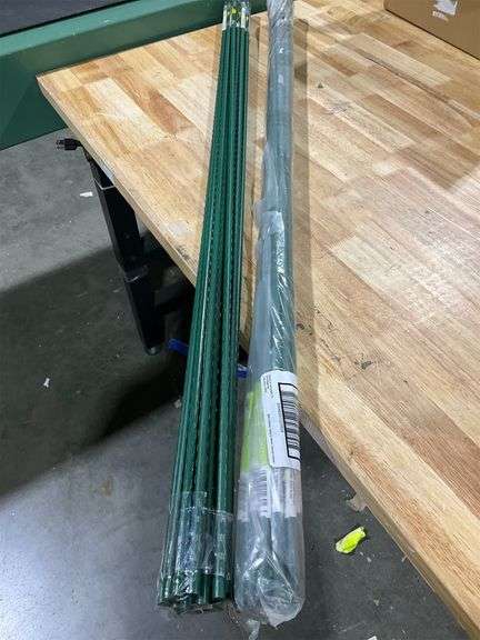 (40) Vigoro 4 Plant And Garden Stake - Matthews Auctioneers