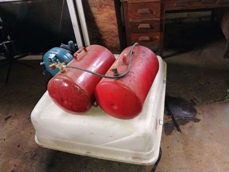 Rooftop cargo carrier air tanks - Matthews Auctioneers