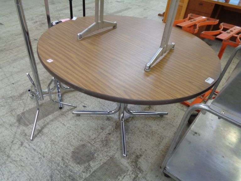 1 -TABLE - Matthews Auctioneers