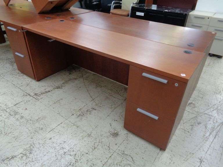 1 -DESK - Matthews Auctioneers