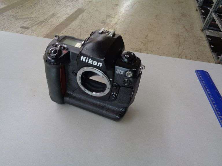 1 -NIKON CAMERA BODY - Matthews Auctioneers