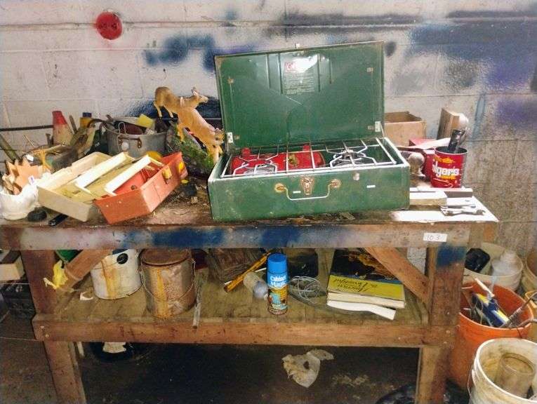 Contents of shelf and table - Matthews Auctioneers