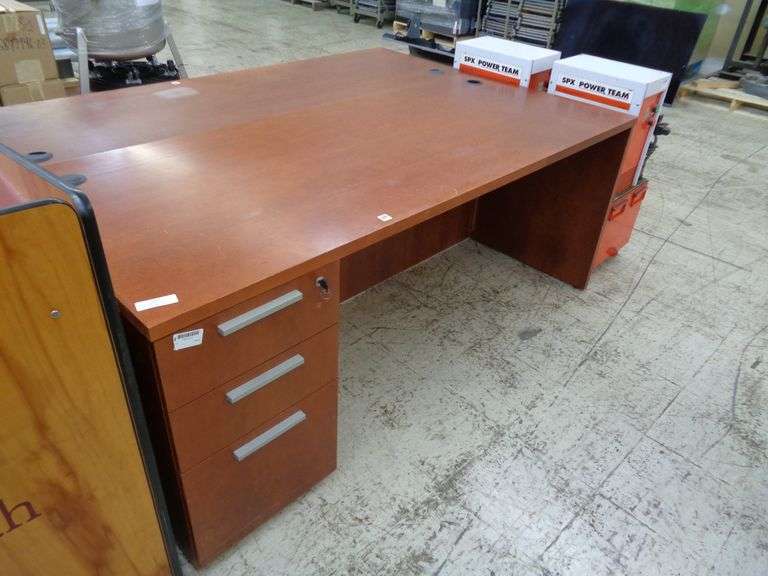 1 -DESK - Matthews Auctioneers