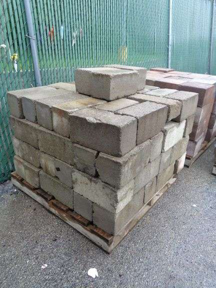 1 -PALLET OF BLOCKS - Matthews Auctioneers