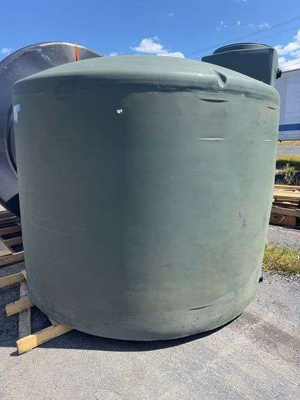 Tennco 1700 Gal Tank - Matthews Auctioneers