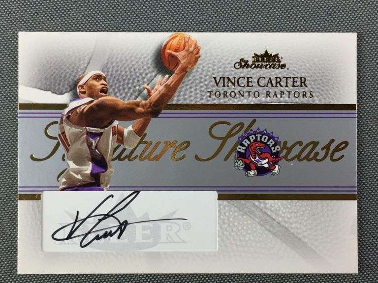 2004 Fleer Showcase Autographed Vince Carter - Matthew Bullock Auctioneers
