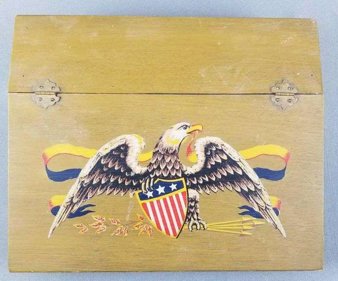 Patriotic desk top wood box - Matthew Bullock Auctioneers